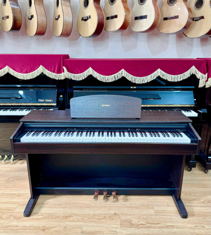 Yamaha YDP 121 - Salem Piano